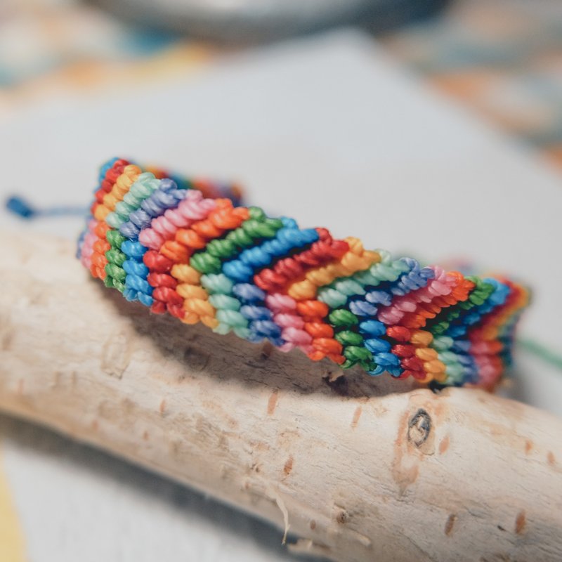 == 混色編織手環== 【ㄑ結】-彩虹限定 - 設計館 aha_handmade 手鍊/手環 - Pinkoi