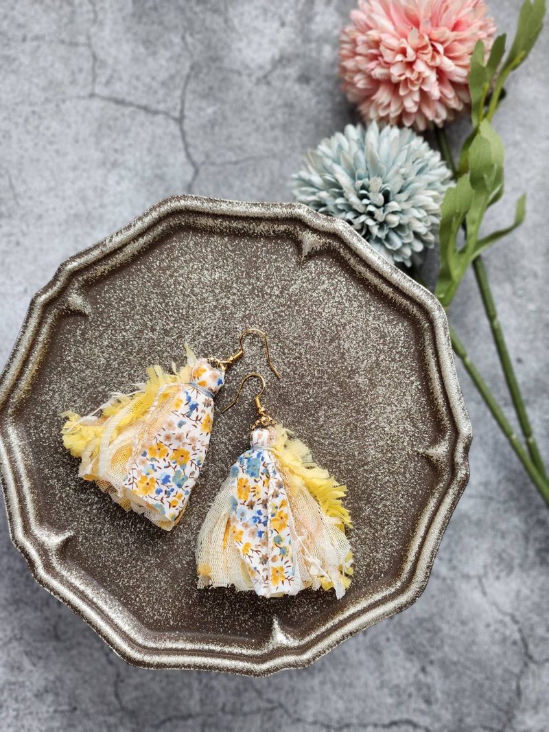 日本紗線 流蘇耳環 - 設計館 mo-flos 耳環/耳夾 - Pinkoi