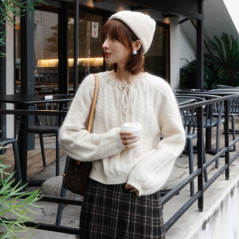 拉絨絞花系帶毛衣|針織衫|外套|兩色|冬款|Sora-1982 Sora｜女毛衣/針織衫人氣榜 - Pinkoi