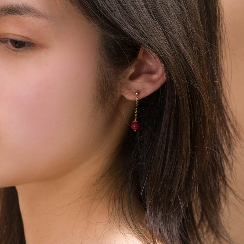 紫金砂硃砂 6mm 14K包金耳環 Pink Laboratory 粉紅製造｜耳環/耳夾/耳骨夾人氣榜 - Pinkoi