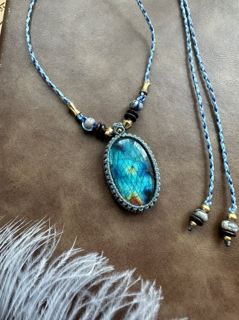 N915 蠟線編織 拉長石 銅珠 項鍊 (可調長度) Misssheep Handmade｜項鍊人氣榜 - Pinkoi