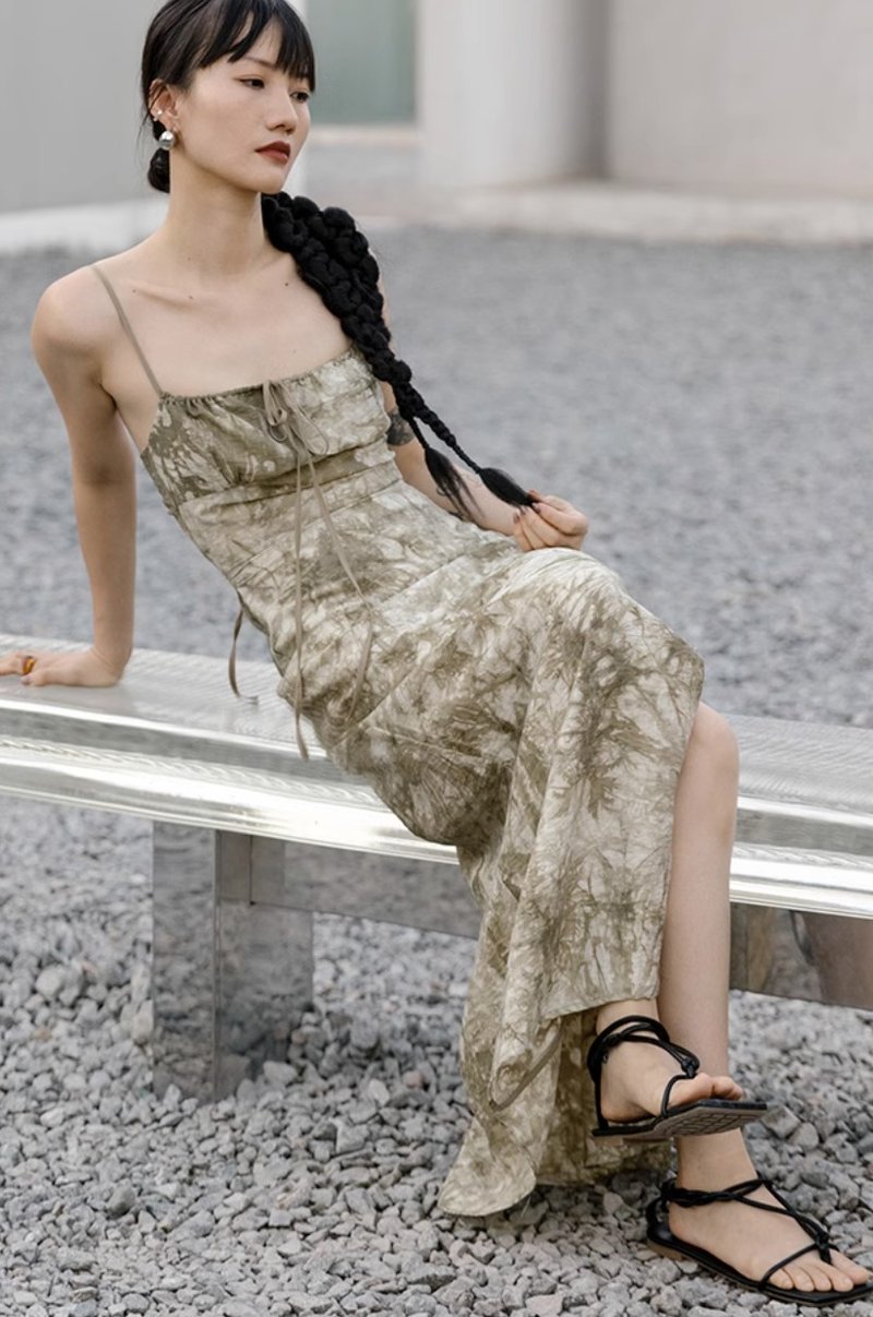 法式度假風 復古開衩連身裙 BEWIDER 寬泛｜洋裝/連身裙人氣榜 - Pinkoi