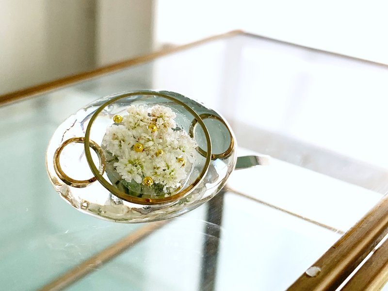 Kasumi Grass Oval Pony Hook With The Flower Lover Of Good Luck kasumi-grass-oval-pony-hook-with-the-flower-lover-of-good-luck