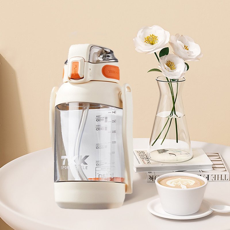 【TKK】美國進口Tritan獵鷹 手提+背帶 運動水壺1200ML-電光白 TKK專業運動水壺 台灣代理｜水瓶/水壺人氣榜 - Pinkoi