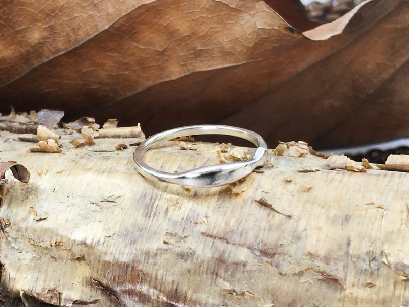 [Half Muguang] Small Fishtail Ring - Shop Flowzone Jewelry General ...