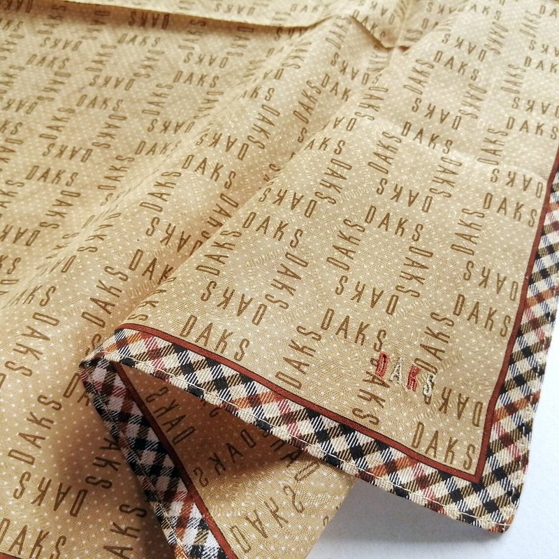 DAKS Vintage Handkerchief Pocket Square Monogram 21 x 20.5 inches orangesodapanda｜絲巾人氣榜 - Pinkoi