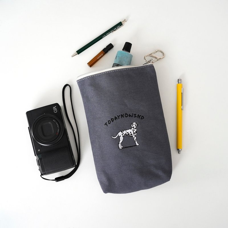 斑點狗刺繡帆布收納包筆袋 手機證件包化妝包GR相機包 todaynowind｜零錢包/小錢包人氣榜 - Pinkoi