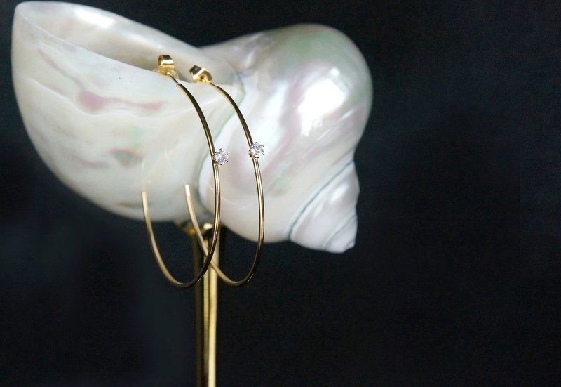 【316L/18K】Sparkling CZ Elegant Hoop Earrings - 設計館 Ostara 耳環/耳夾/耳骨夾 - Pinkoi