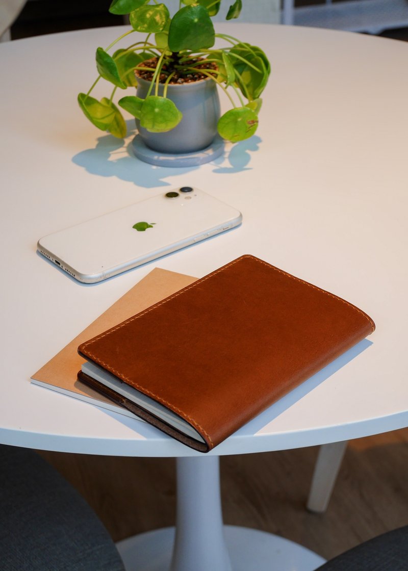 簡約雅致 MUJI 筆記本套 A5 (30頁) 太陽鞄工房｜書衣/書套人氣榜 - Pinkoi