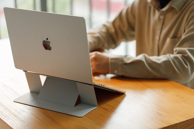 Moft Invisible Stand 非黏貼多功能隱形支架【MS002】 MOFT-HK｜電腦配件人氣榜 - Pinkoi