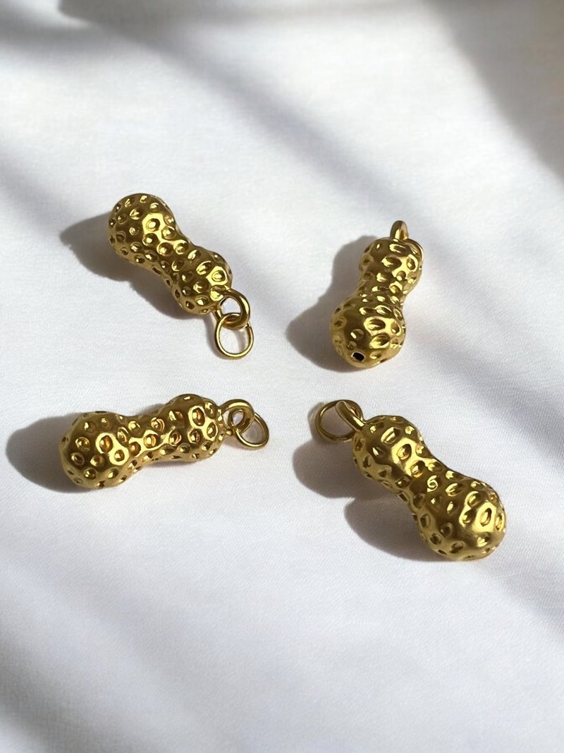 [New Product] Pure gold peanuts paired with sterling silver gold-plated necklace・Good things ...