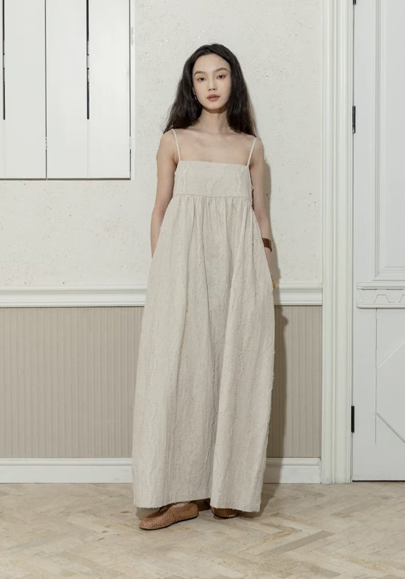 法式復古 剪花肌理感度假連身裙 BEWIDER 寬泛｜洋裝/連身裙人氣榜 - Pinkoi