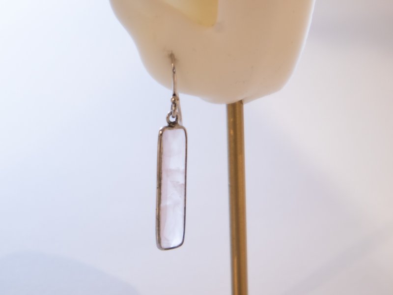 925純銀。6mm粉晶果果耳環鉤 433 STUDIO｜耳環/耳夾/耳骨夾人氣榜 - Pinkoi