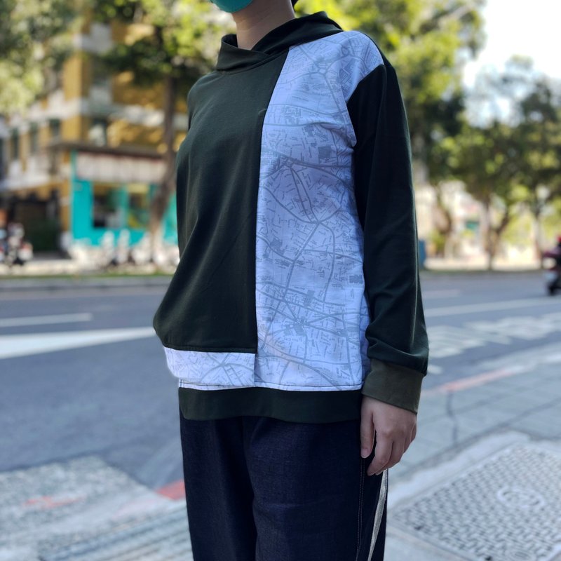 綠 - 不對稱拼接帽T #U1025 MANA嗎哪服飾｜女 T 恤人氣榜 - Pinkoi