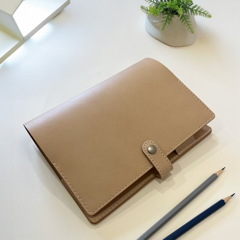 Urban A6/A5 六孔活頁皮革筆記本/手帳/質感/文青筆記本 -沙漠色 Bambini N° 9｜筆記本/手帳人氣榜 - Pinkoi