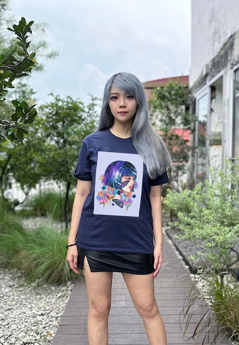 沐月 藏藍色優質棉t-shirt - 設計館 Kazel Illustration水彩手繪 女 T 恤 - Pinkoi