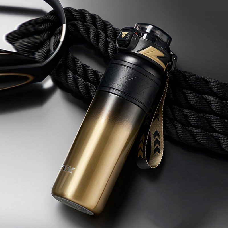 【TKK】邁越系列 316不鏽鋼 直飲+吸管 保溫運動水壺900ML-力拓金 TKK專業運動水壺 台灣代理｜水壺/水瓶人氣榜 - Pinkoi