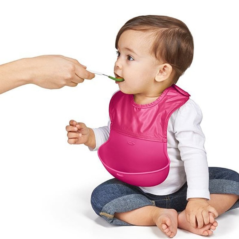 【pinkoi限定超值組合】OXO tot 隨行好棒棒圍兜+叉匙組-共四色 美國OXO｜圍兜/口水巾人氣榜 - Pinkoi