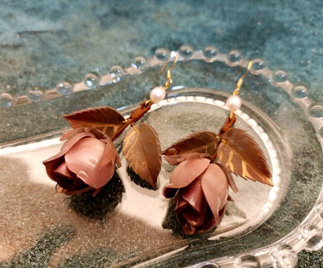 Plastic rose earrings store