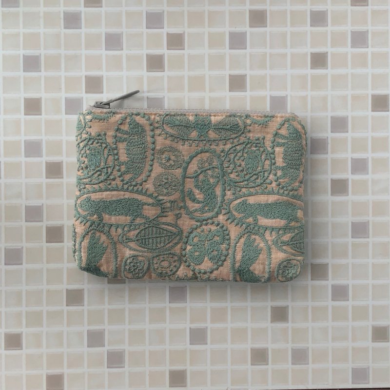 ミナペルホネン jungle relief 小さめ 化妝包 mina perhonen mukava handmade｜化妝包/收納袋人氣榜 - Pinkoi