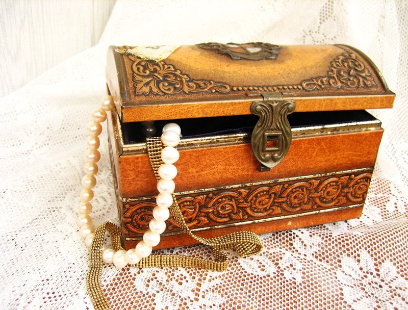 德國製古典鐵質絨布寶箱 珠寶盒 珠寶箱 收納盒 糖果盒 盤聚｜居家收納/收納盒/儲物盒人氣榜 - Pinkoi