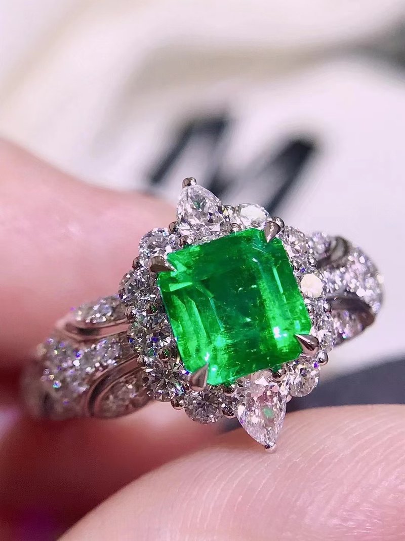 台北奧斯珠寶 阿富汗潘傑希爾祖母綠戒指 台北奧斯珠寶｜客製莫桑石、莫桑鑽、GIA鑽石、彩色寶石｜戒指人氣榜 - Pinkoi