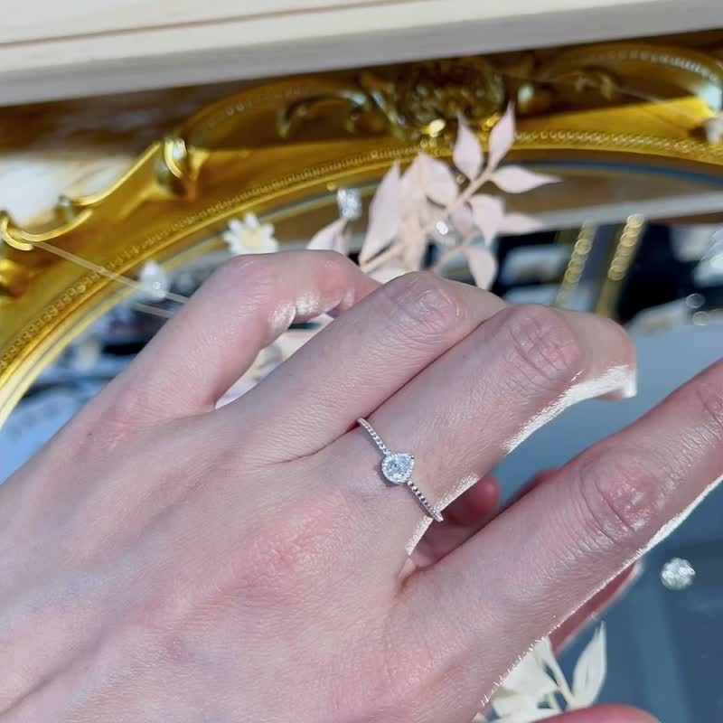 Extremely simple water drop sparkling diamond dot coil sterling silver ...